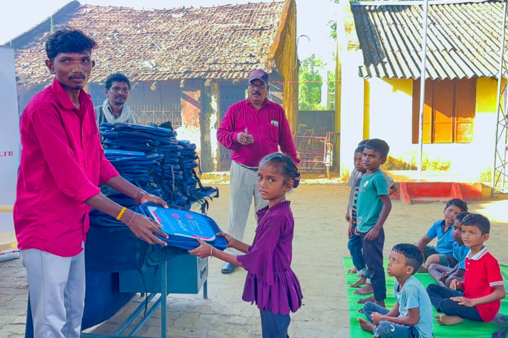 School Bag Donation - Mïam Charitable Trust